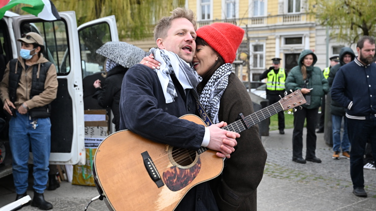 Galerie: Válka Tomáše Kluse má dohru: Zpěvák vyhrál, ale Mikulecký se ... Galerie: Válka Tomáše Kluse má dohru: Zpěvák vyhrál, ale Mikulecký se ...