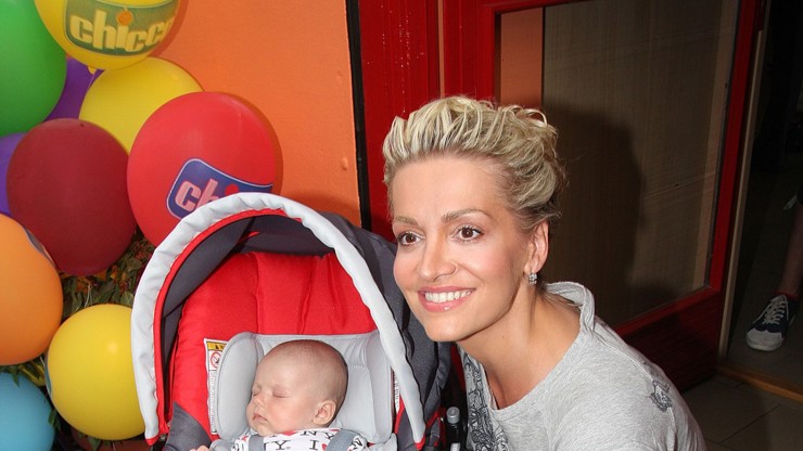 Galerie: Dara Rolins v slzách: Její dcera Laura Homolová slaví 16 ...