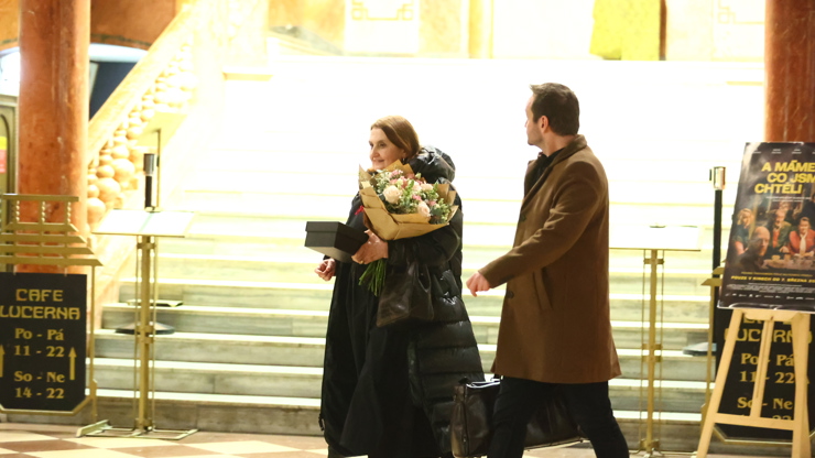 Galerie: A máme, co jsme chtěli: Na premiéře tekl alkohol proudem ...