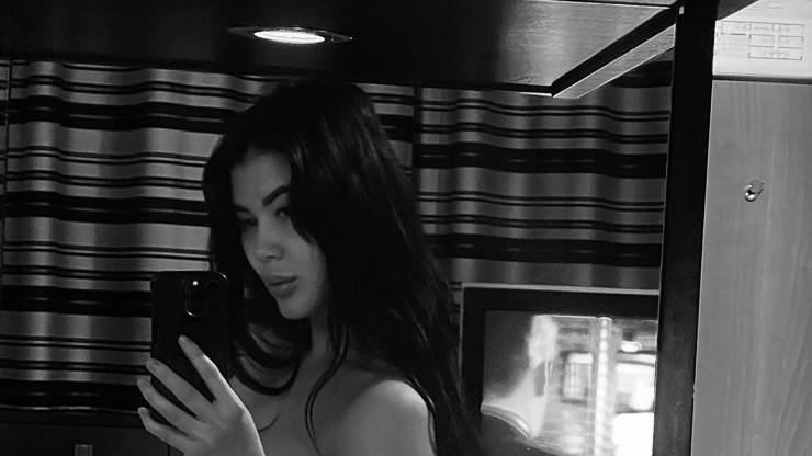 Galerie Influencerky V Plavkách Skoro Nahá Lady Dee či Vyprsená Slováková Fotka 6 Extracz
