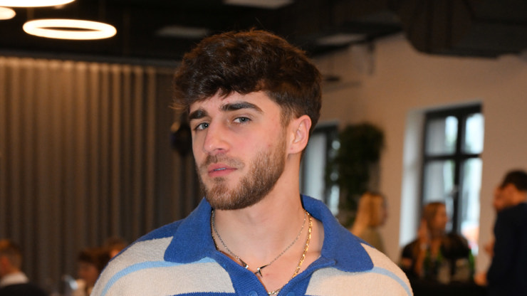 Galerie: Lu Jambor z Love Islandu se rozpovídal o expřítelkyni Adrianě ...