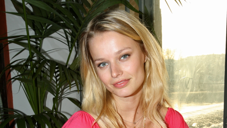 Galerie: Ezokněžna Houdová se vysmála hejtrům: Začnu prodávat robertky ...