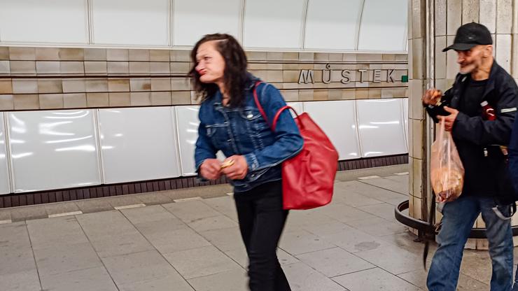 Galerie: Staronová láska Katky Bradáčové: V Praze se toulá po boku otce ...