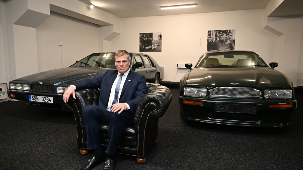 Filip Turek ukázal své veterány: Nejstarší auta mám ze šedesátých let ...