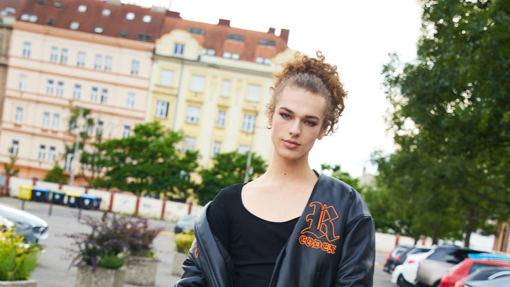 Galerie: Modelka Mia Moore promluvila o tranzici: Už v deseti prý ...