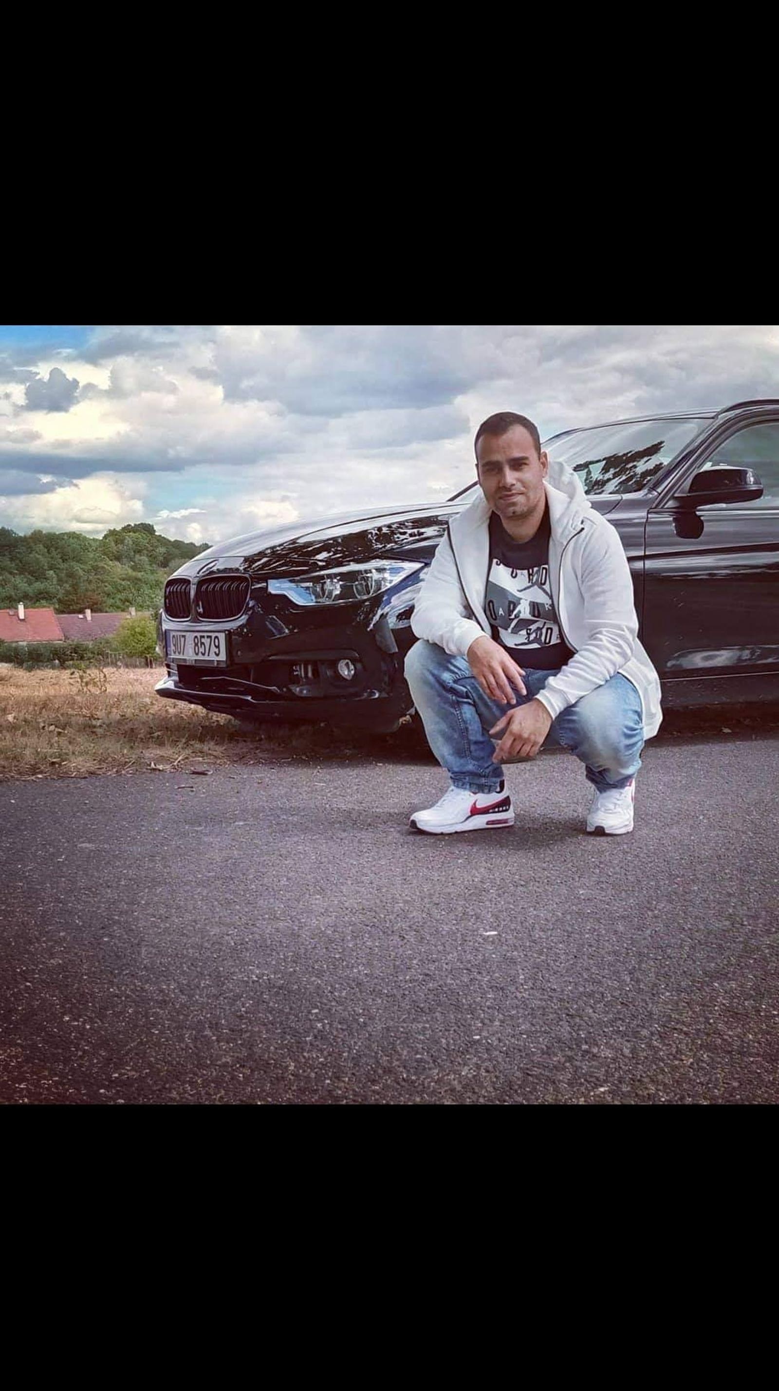 Galerie: Jan Kulas poslal drsný vzkaz bývalému příteli Shopaholicadel ...