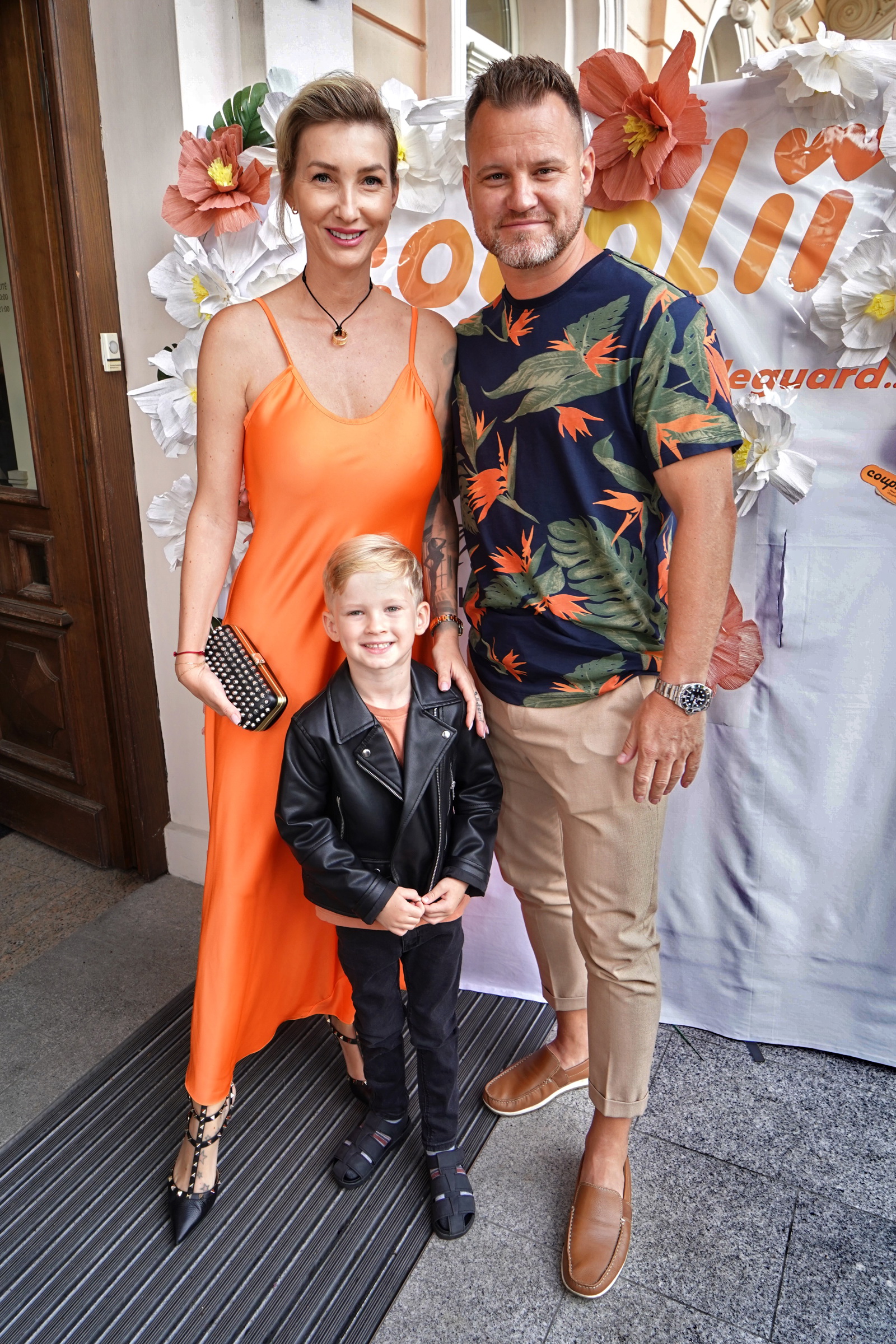 Galerie: Dominika Mesarošová vsadila u soudu na luxus: Ceny doplňků ...