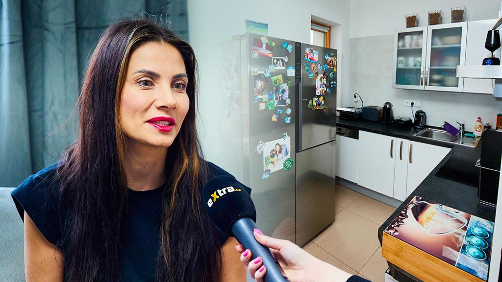 Eva Decastelo odhalila svůj dům. Nečekaně skromný šatník, obří lednice ...