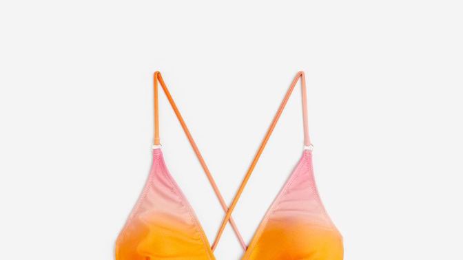 Galerie: Trend nejen na festival: Léto 2024 opět angažuje batiku ...