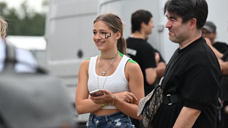 Galerie: Laura Homolová s Matějem Homolou vyrazila na Benátskou! Je ...