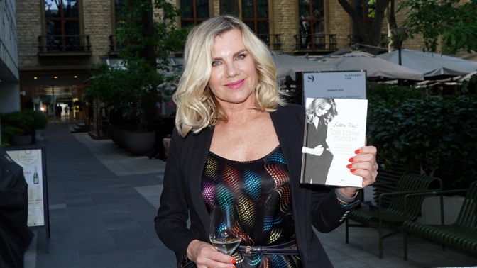 Galerie: Nejkrásnější česká mikáda: Marcela Březinová překvapila délkou ...