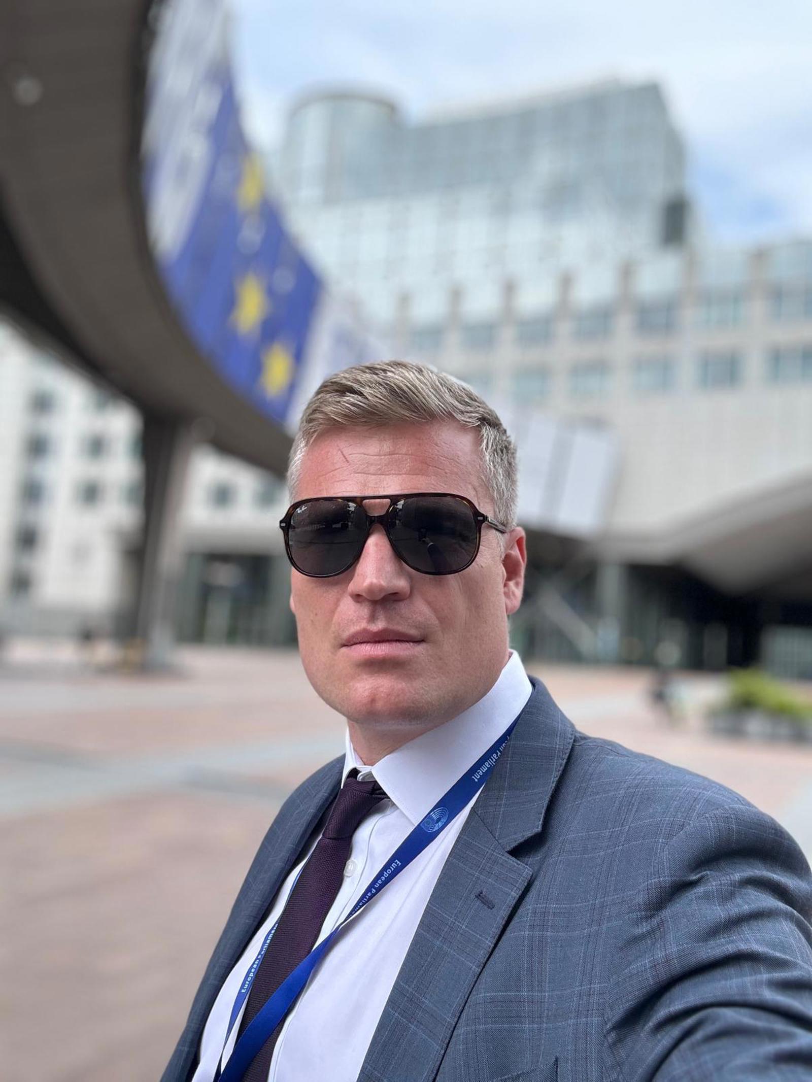 Galerie: Filip Turek: Brusel je pro multimilionáře. Jak to bylo s jeho ...