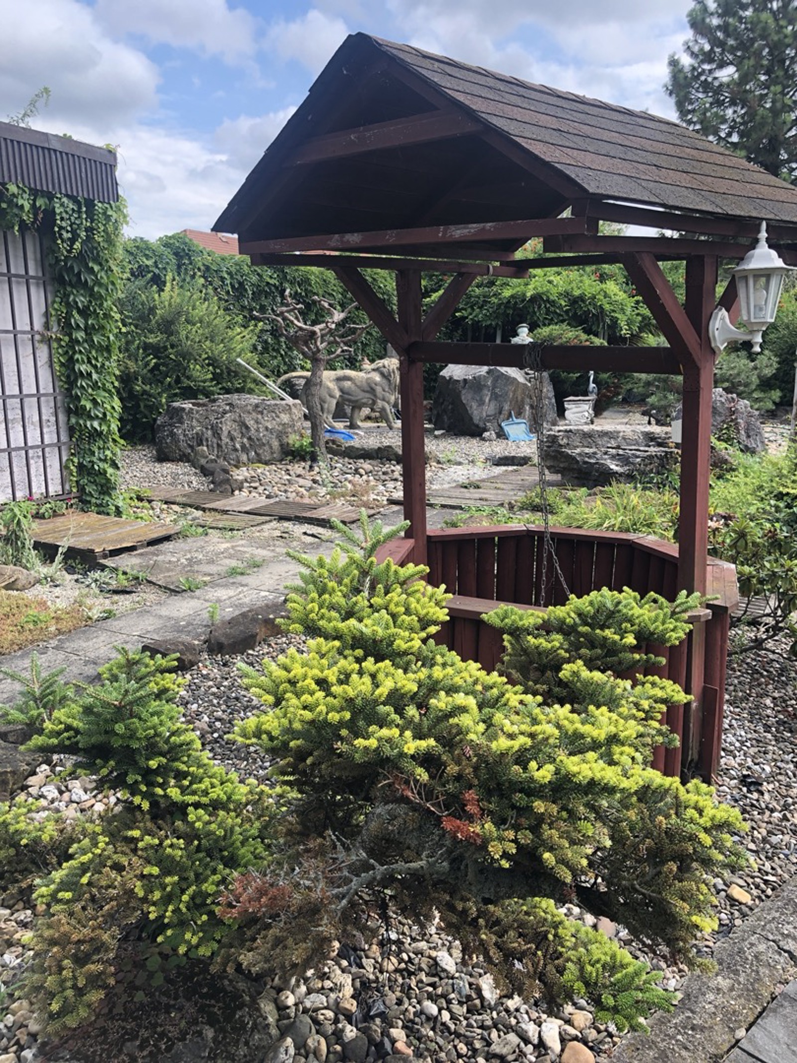 Galerie: Zpěvák Dalibor Janda ukázal svou neobyčejnou zahradu ...