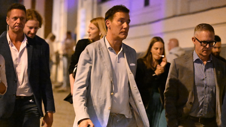 Galerie Clive Owen Ve Varech Noc Trávil V Podniku Se Zuzanou Stivínovou Ochranka Mu Byla V