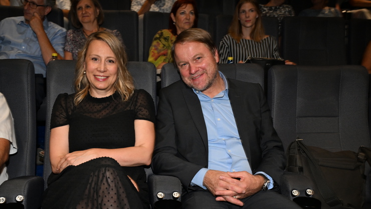 Galerie: Martin Bursík a Kateřina Jacques se pochlubili vnučkami ...