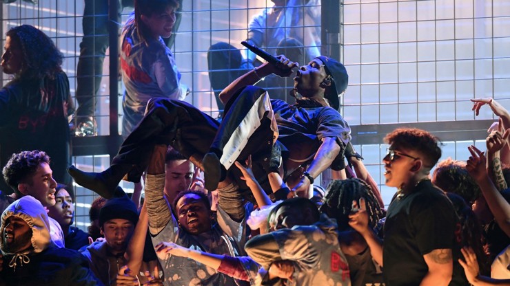 Galerie: Čím se proslavil Travis Scott: Geniální hudebník i návrhář bot ...