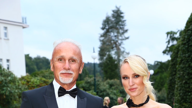 Galerie: Anna-Marie Chladová oblékla podobné šaty jako Nela Slováková a ...