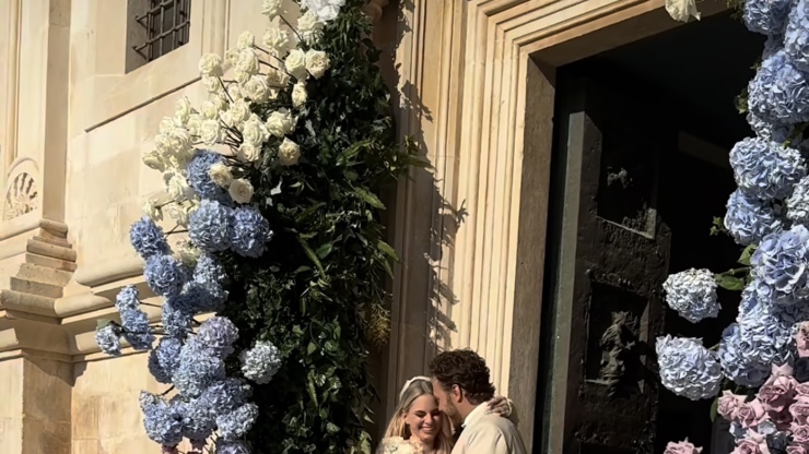 Galerie: David Pastrňák, Rebecca Rohlsson a dcera Freya Ivy na dovolené ...