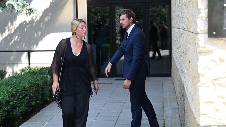 Galerie: Pozadí pohřbu Rudolfa Jelínka: Tajemství věnce od pravnoučka i ...