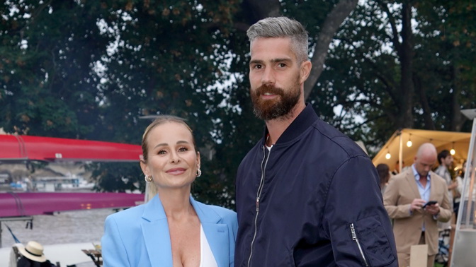 Galerie: Módní policie z Instax party: Jordan Haj šokoval v dámských ...