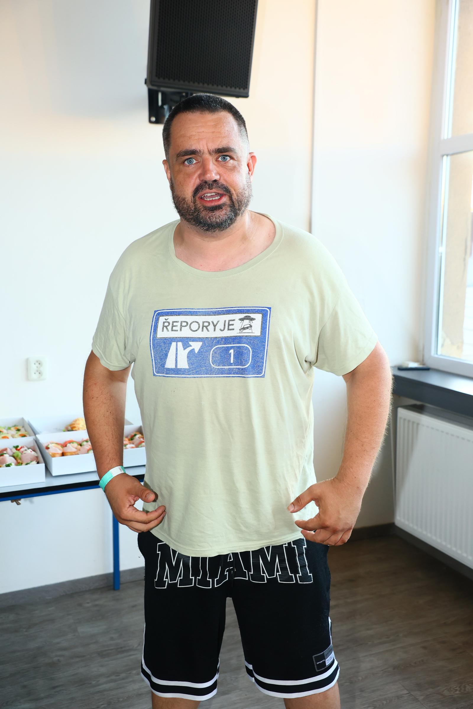 Galerie: Pavel Novotný v maléru: Před nástupem do vězení boural na dálnici D4 – fotka 7 – eXtra.cz