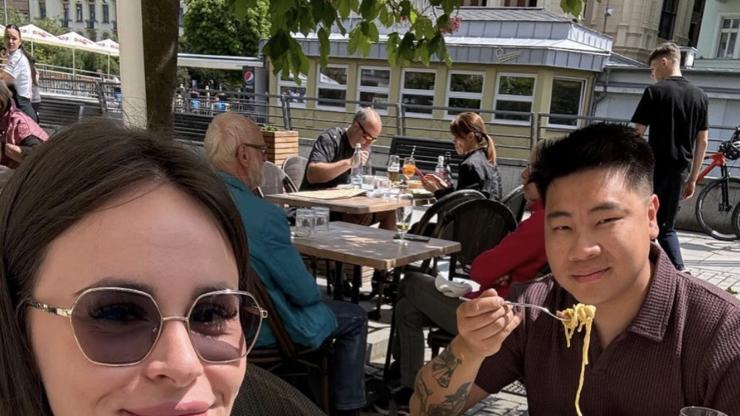 Galerie: Andrea Nguyen o zmenšení prsou: Manžel se o ně stará jako o ...