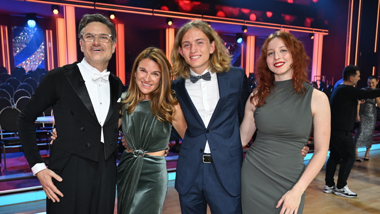 Galerie: Patrik Hartl se ve StarDance 2024 pořádně rozjel. Vášnivá ...