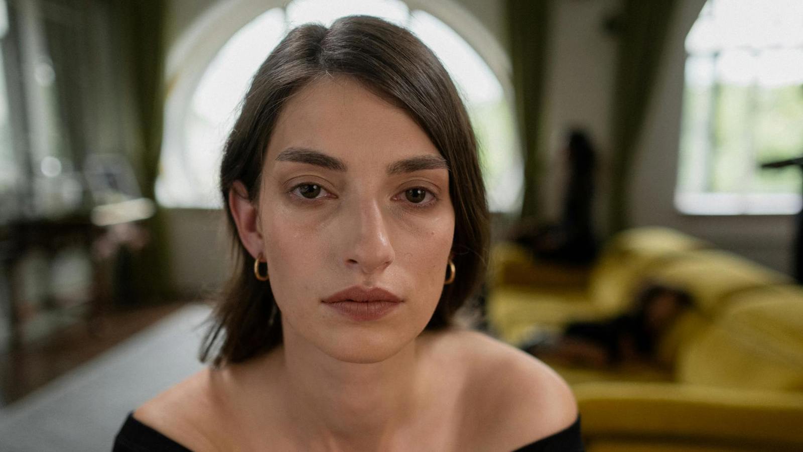 Příběhy o životě: Manžel mi zakázal pracovat. Pak mi vyčítal, že nic ...