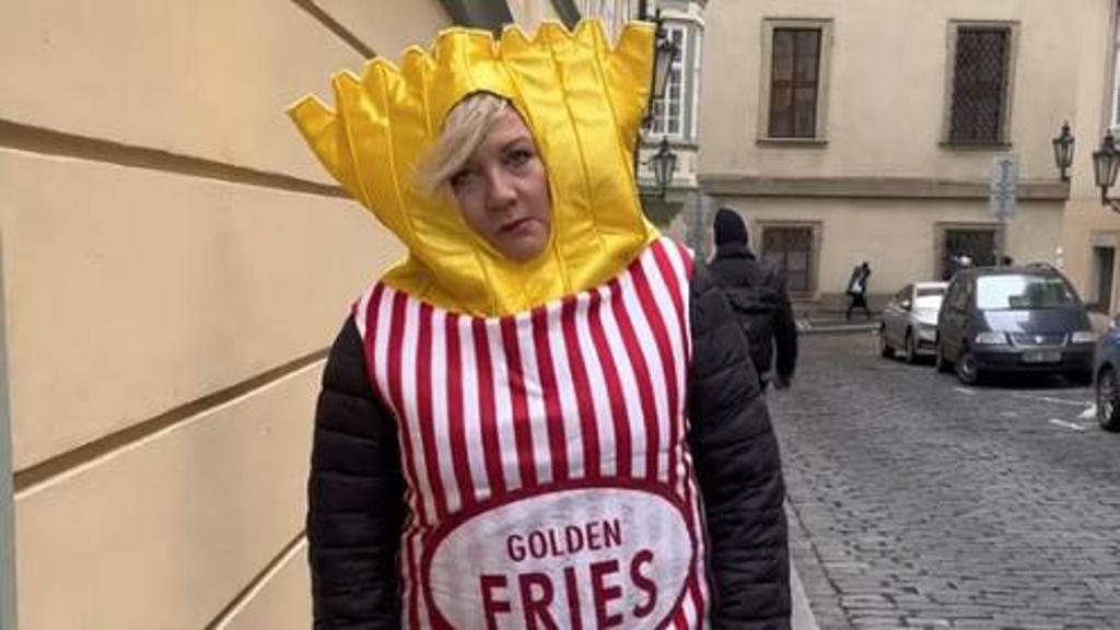 Alena Schillerová spustila poprask svým převlekem za hranolky ...