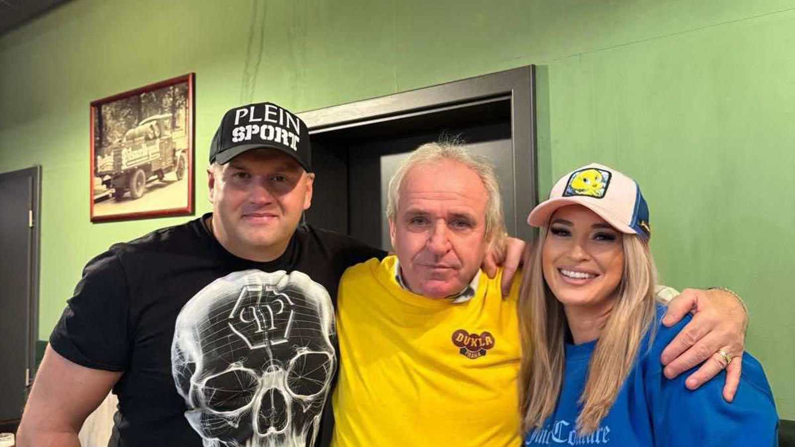 Ladislav Vízek slavil 70: Dorazil i Marek Vít se ženou, kteří měli být ...