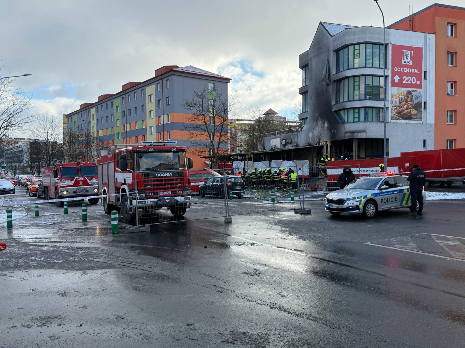 Galerie: Horor v hospodě U Kojota: Lidé uvízli v ohnivém pekle, křičeli ...