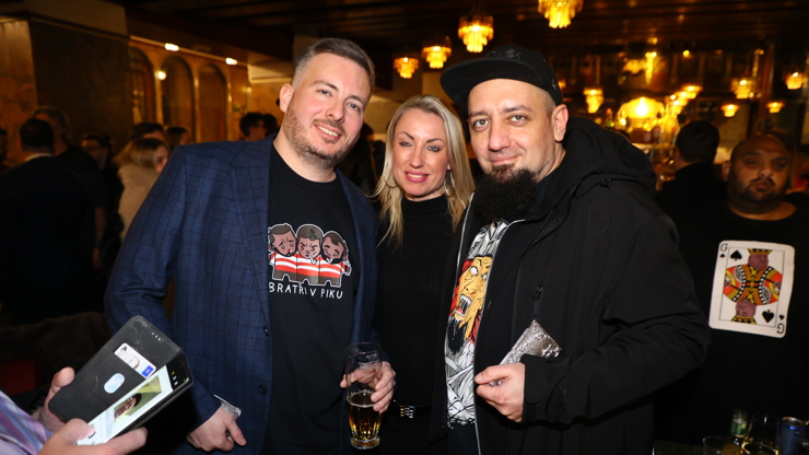 Galerie: Řezník Martin Pohl o Monice Bagárové: Ona zpívá? Já myslel, že ...