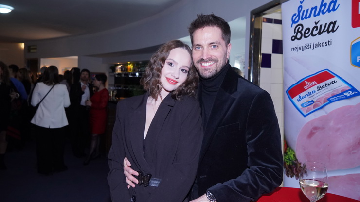 Galerie: Robert Urban poprvé vyvedl novou přítelkyni – fotka 3 – eXtra.cz