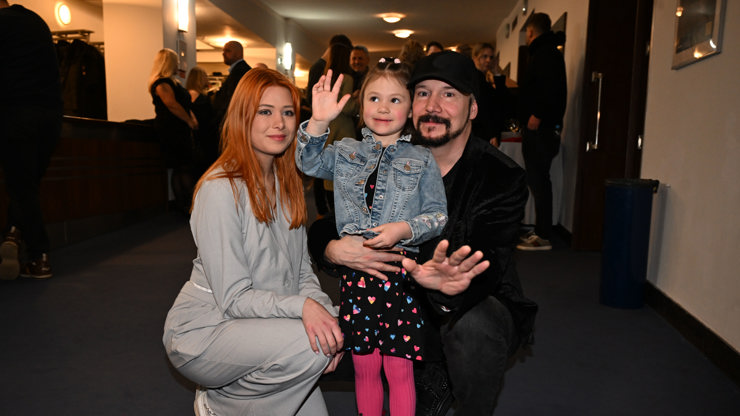 Galerie: Zdeněk Svěrák vyvedl svou paní Boženu, Jiří Strach krásnou ...