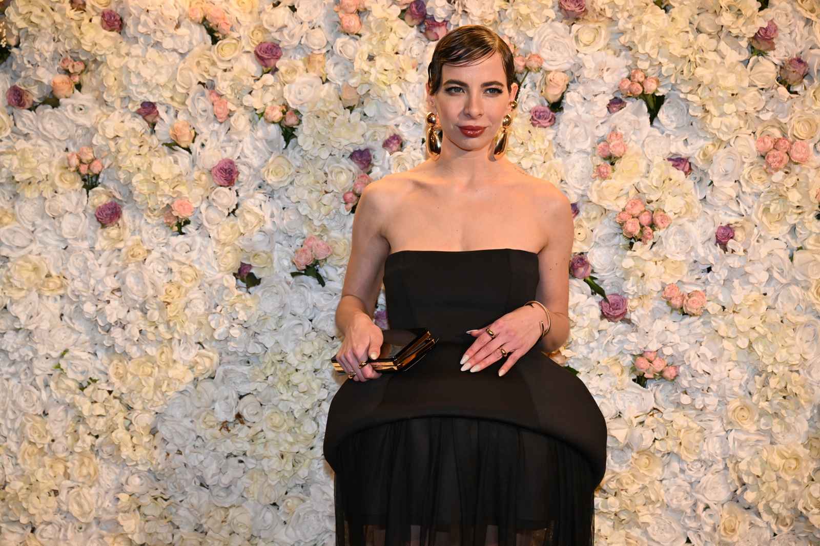 Galerie: Český ples 2024: Napěchovaný dekolt Terezy Mátlové, polonahá ...