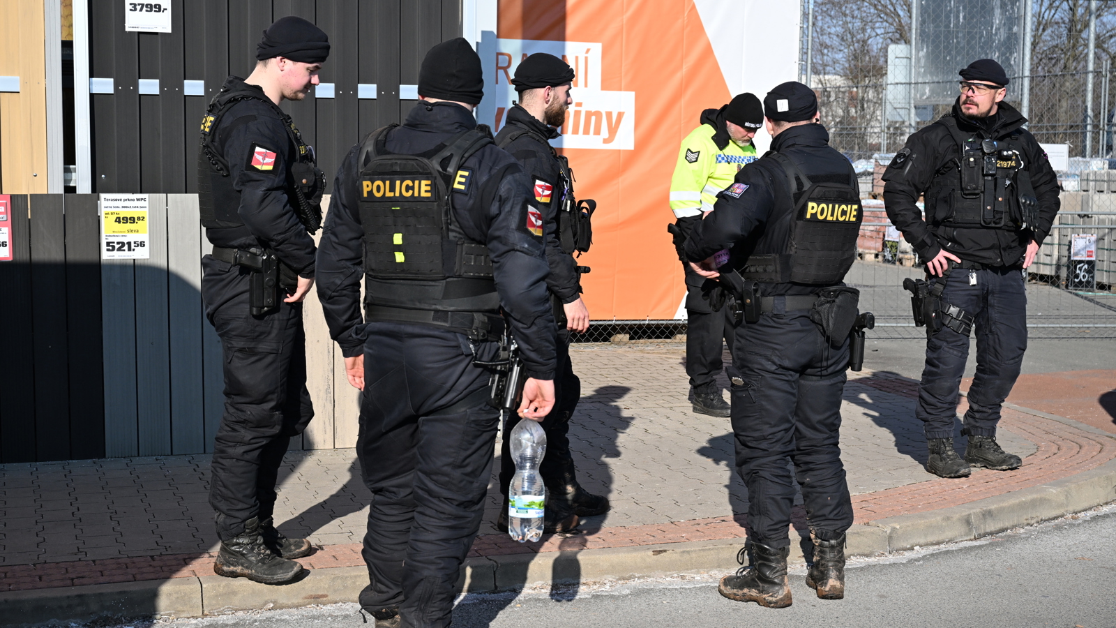 Útok v Hradci Králové: Mohla za tím být nešťastná láska. Chlapec prý ...