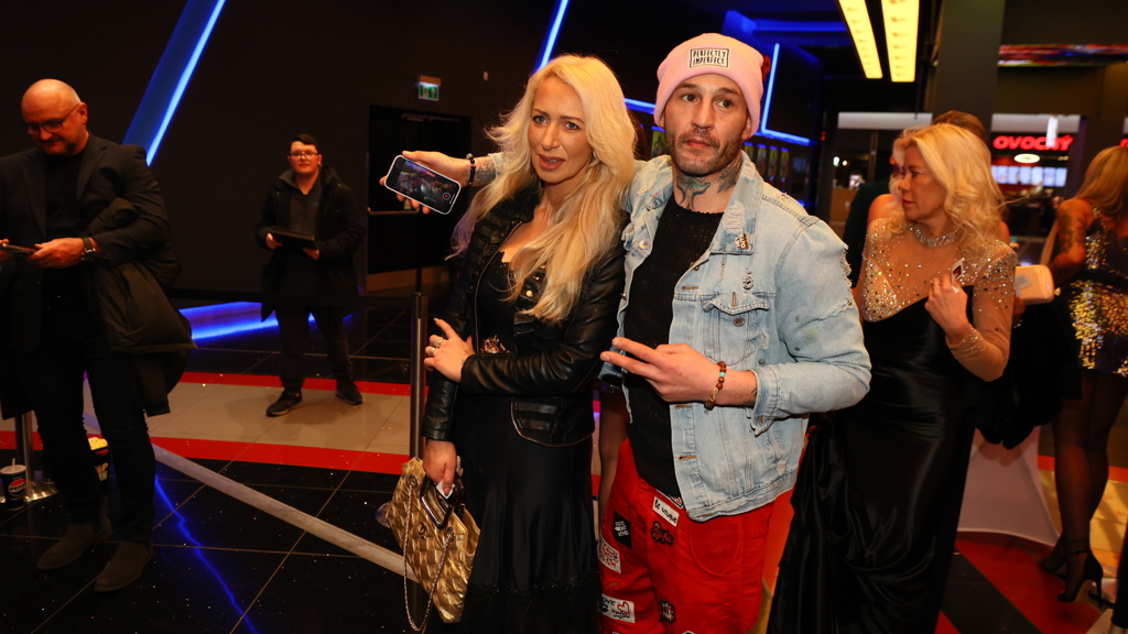 Sámer Issa bránil svou manažerku Denisu: Agresora složil jednou ranou