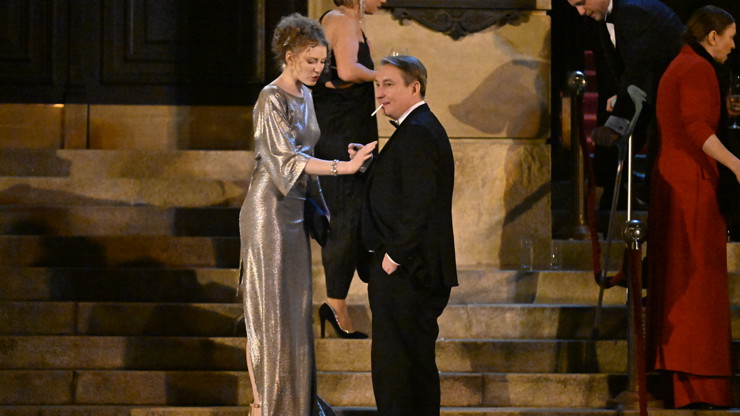 Galerie: Český lev 2025: Alkohol tekl proudem, na schodech se kouřila ...