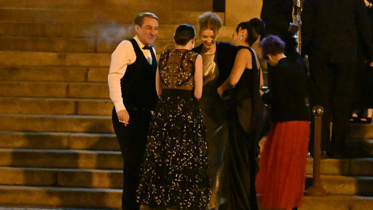 Galerie: Český lev 2025: Alkohol tekl proudem, na schodech se kouřila ...