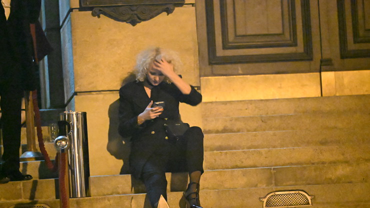 Galerie: Český lev 2025: Alkohol tekl proudem, na schodech se kouřila ...