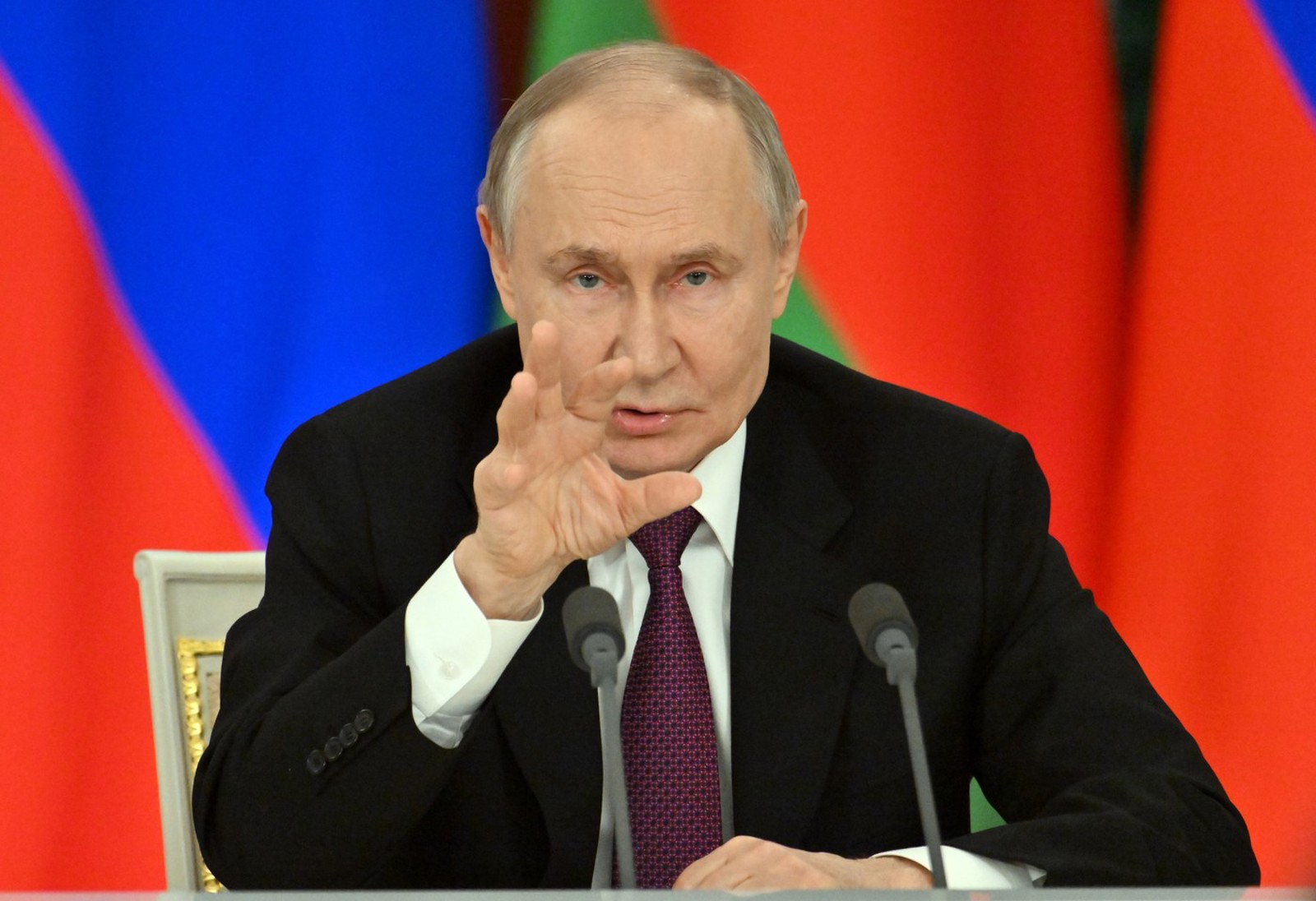 Galerie: Co může zastavit Vladimira Putina? Ukrajinský premiér Denys ...