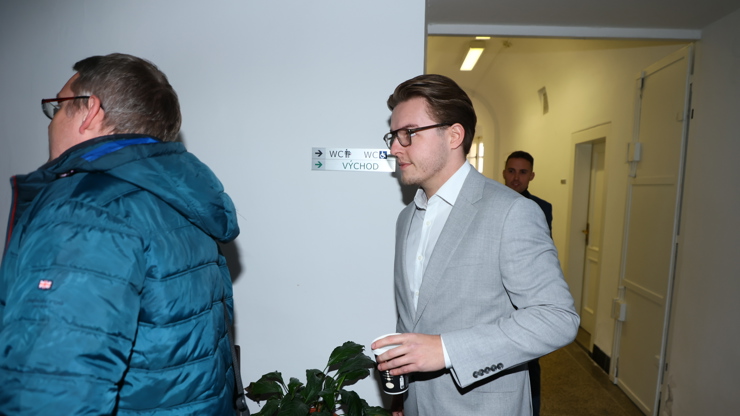 Galerie: Jan Strach a rapper Lboy u soudu: Denis Železný po nich chce ...