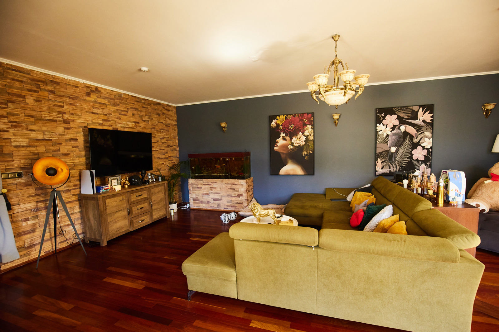 Galerie: Na návštěvě u Jana Bendiga: Doma má stěnu přání, co plní sny ...