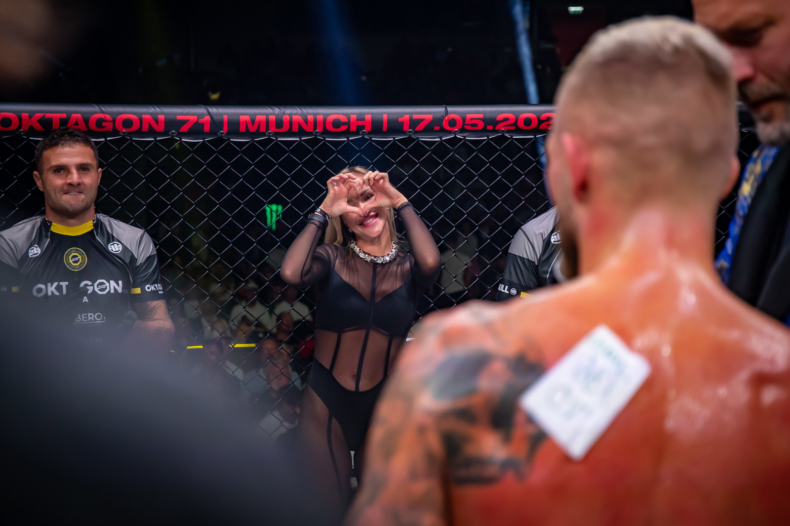 Galerie: Outsider a Insider: Nela Slováková jako dokonalá partnerka ...