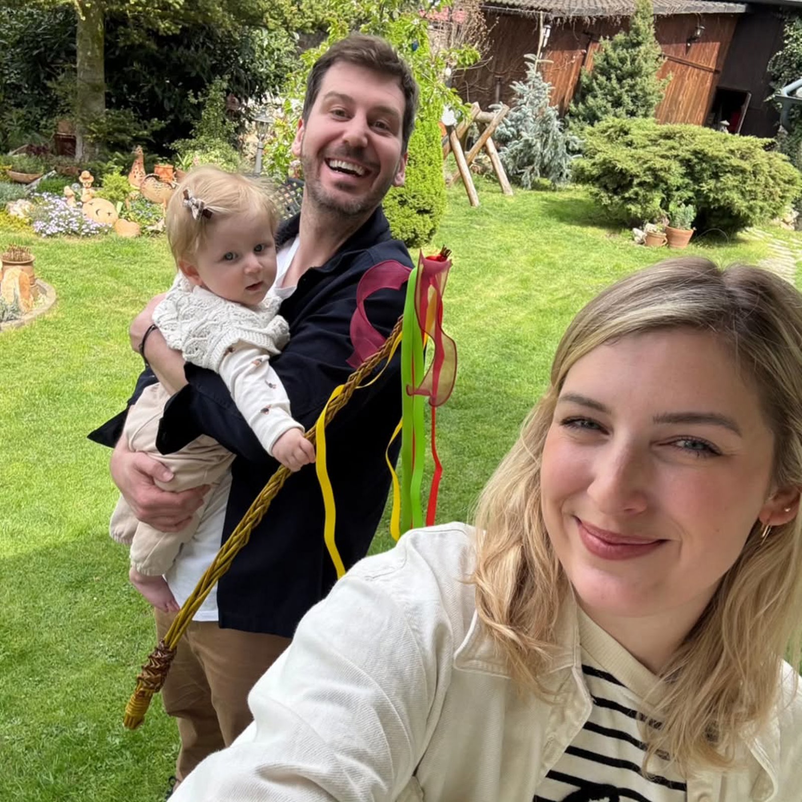 Galerie: Velikonoční pondělí slavných. Vyšupaná Agáta Hanychová i vzkaz ...