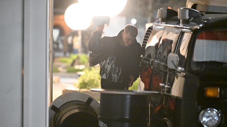 Galerie: Rvačka na cenách Anděl 2025: Útočníkem má být rapper Totally ...