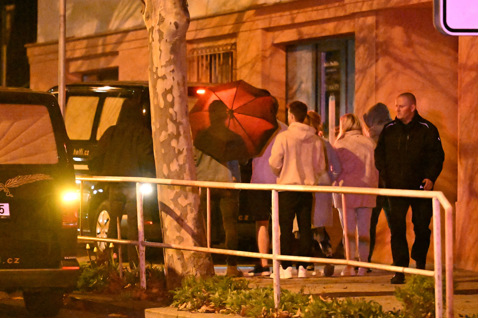 Galerie: Smrt Aničky Slováčkové zdrtila její kolegy: Hudební divadlo ...