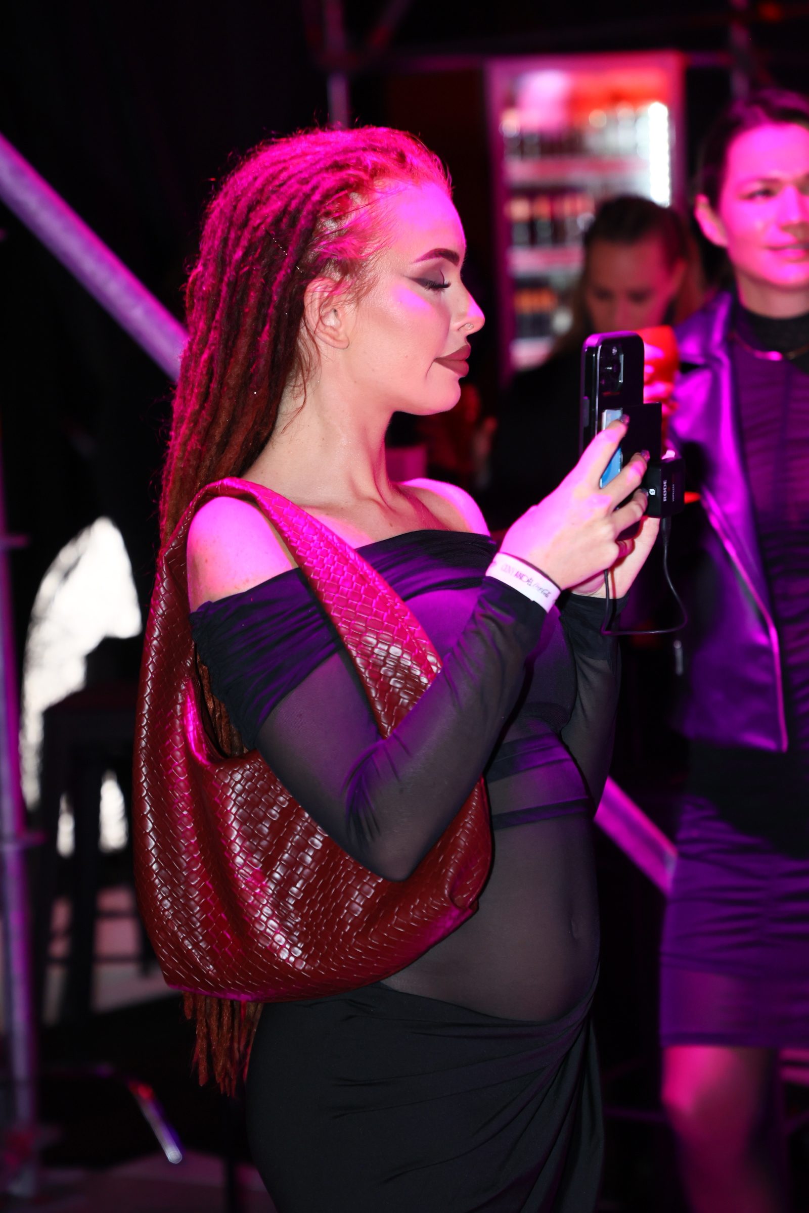 Galerie: Ceny Anděl 2025: Těhotná Rachel Karnižová působila smutným ...