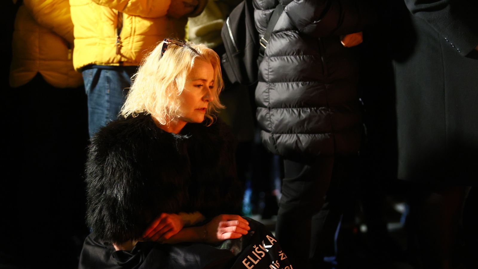 Galerie: Pohřeb Lenky Šimůnkové: Pochována byla vedle své dcery Elišky ...