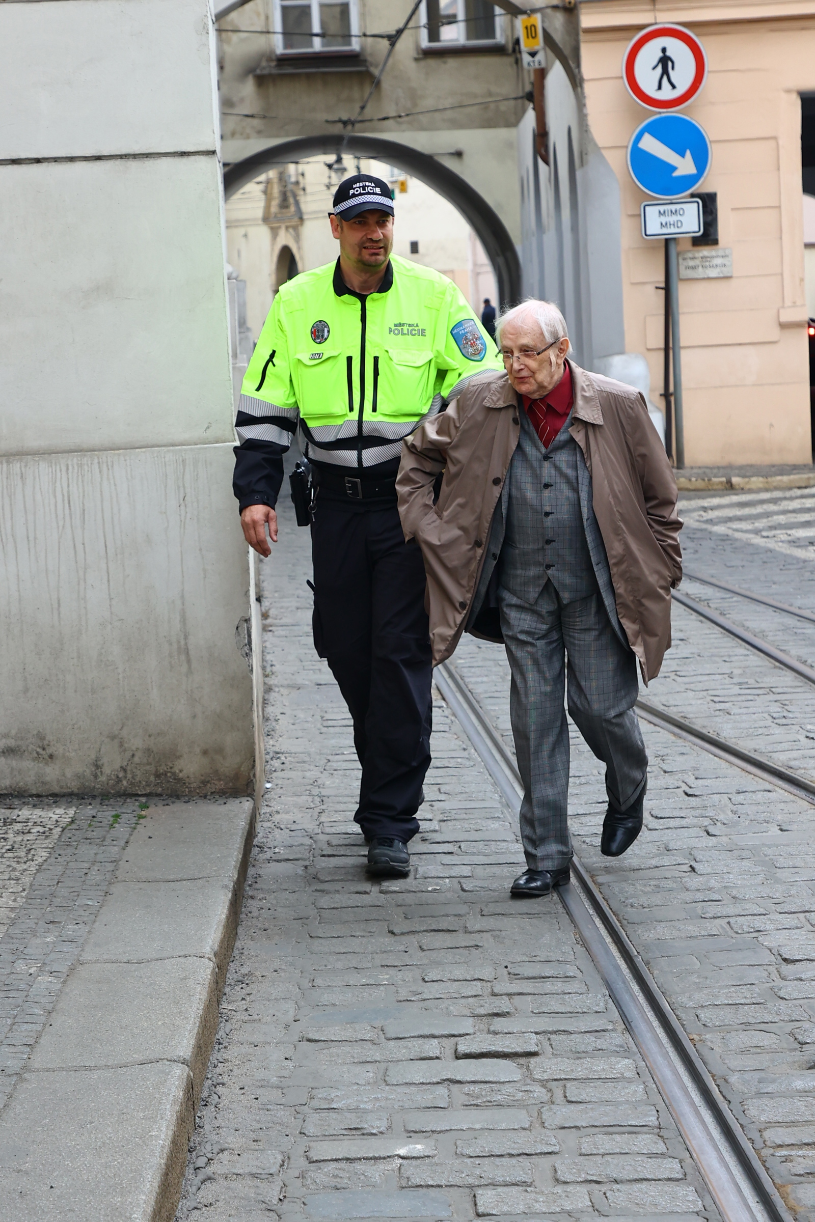 Galerie: Felix Slováček nechce o zanedbání prevence dcery Anny ani ...